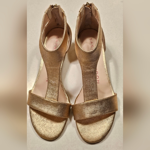 Sacha London | Shoes | Sacha London Tstrap Sandal With Kitten Wedge ...